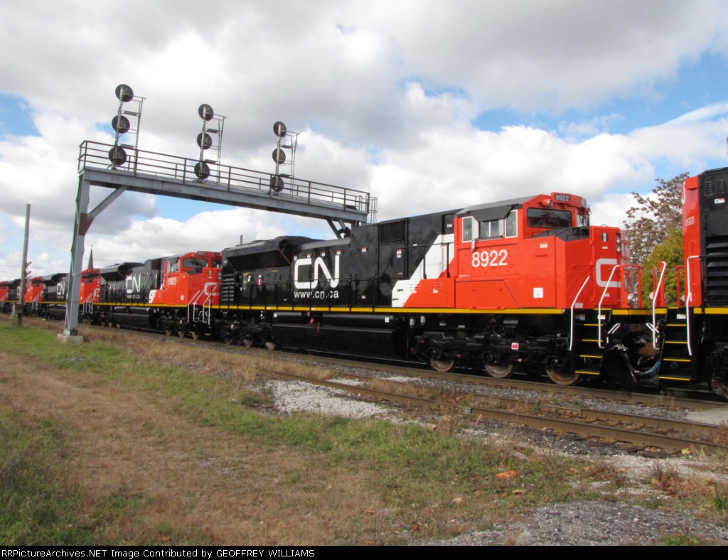 CN 8922 (SD70M-2)